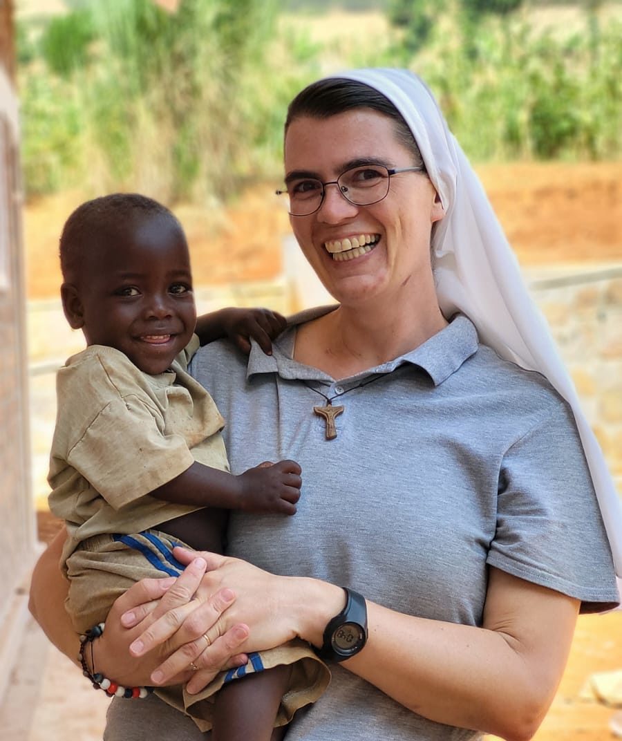 “Kako raste šola v Ugandi” - MISIJONSKO SREDIŠČE SLOVENIJE